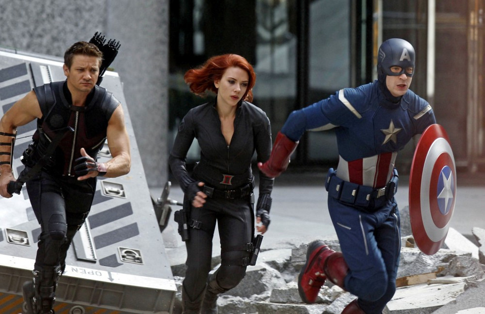 MCU Captain America, Hawkeye, & Black Widow vs. 3 Super Predators ...