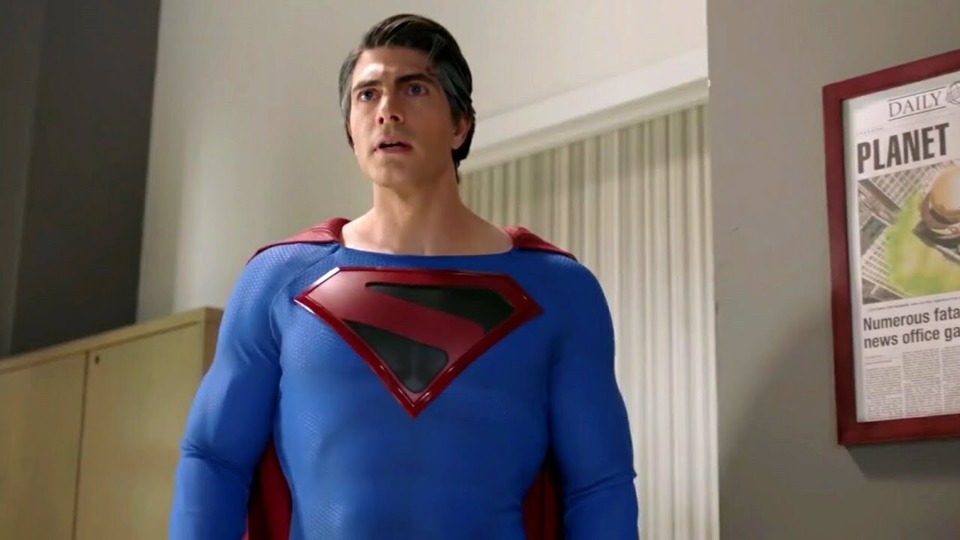 Kingdom Come Superman (CW Supergirl) vs Sun Dipped Superman (CW) vs ...